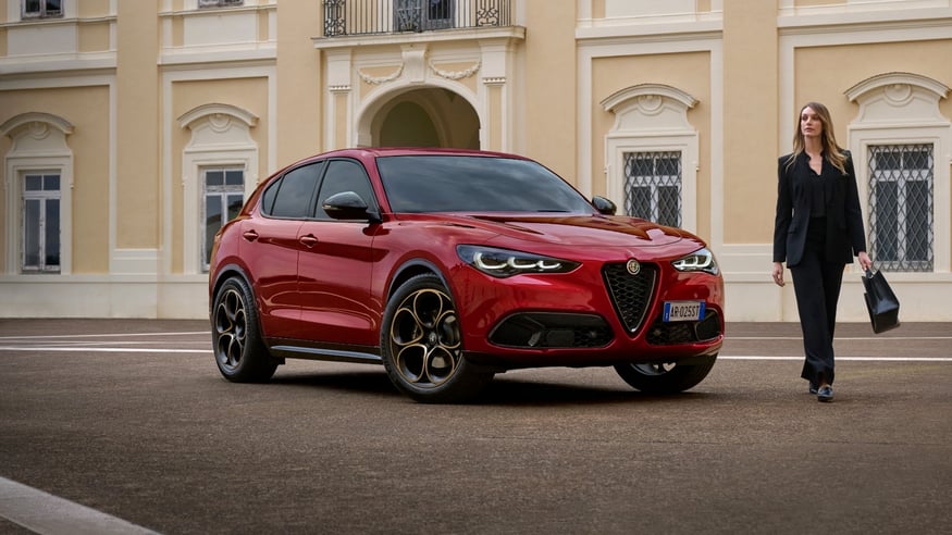アルファ ロメオ 限定車「GIULIA INTENSA」と「STELVIO INTENSA」を発売 | Stellantis ジャパン株式会社